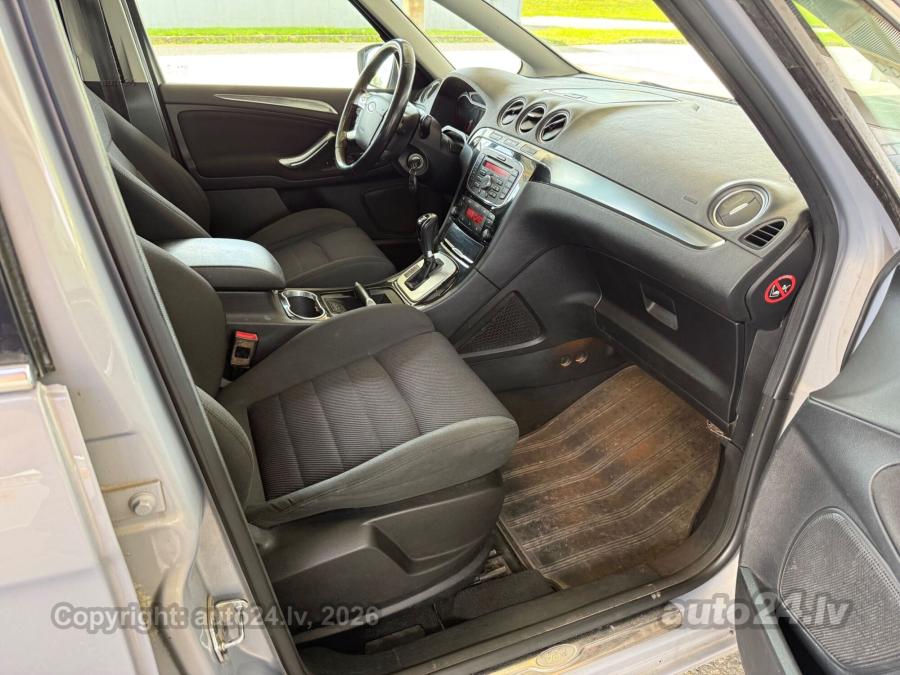 Pelēks Ford S-Max 2013 Valga, ar dzinēja tilpumu 2.00 L un nobraukumu 307 tūkst. km par 3250 €, foto 9 vietnē AUTOMOTO.COM.LV