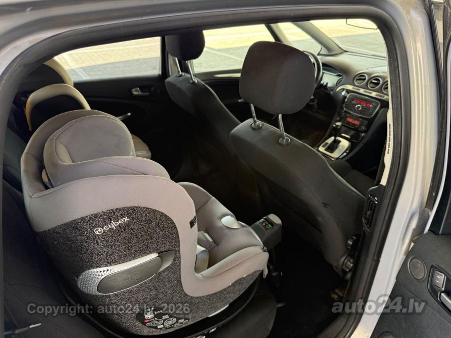Pelēks Ford S-Max 2013 Valga, ar dzinēja tilpumu 2.00 L un nobraukumu 307 tūkst. km par 3250 €, foto 14 vietnē AUTOMOTO.COM.LV