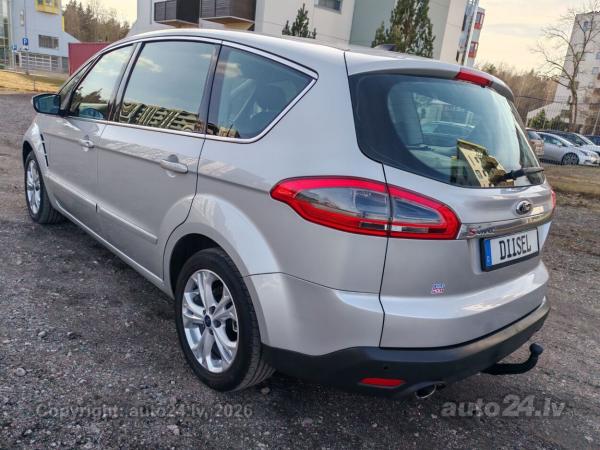 Pelēks Ford S-Max 2014 Tallina, ar dzinēja tilpumu 2.20 L un nobraukumu 200 tūkst. km par 6999 €, foto 3 vietnē AUTOMOTO.COM.LV