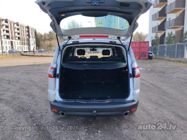Pelēks Ford S-Max 2014 Tallina, ar dzinēja tilpumu 2.20 L un nobraukumu 200 tūkst. km par 6999 €, foto 5 vietnē AUTOMOTO.COM.LV