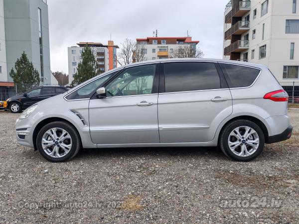 Grey Ford S-Max 2014 in Tallinn, with an engine capacity of 2.20 L and mileage of 200 thousand km for 6999 €, photo 2 on AUTOMOTO.COM.LV