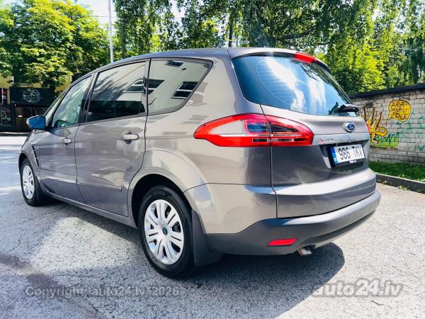 Pelēks Ford S-Max 2014 Tallina, ar dzinēja tilpumu 2.00 L un nobraukumu 215 tūkst. km par 4590 €, foto 5 vietnē AUTOMOTO.COM.LV