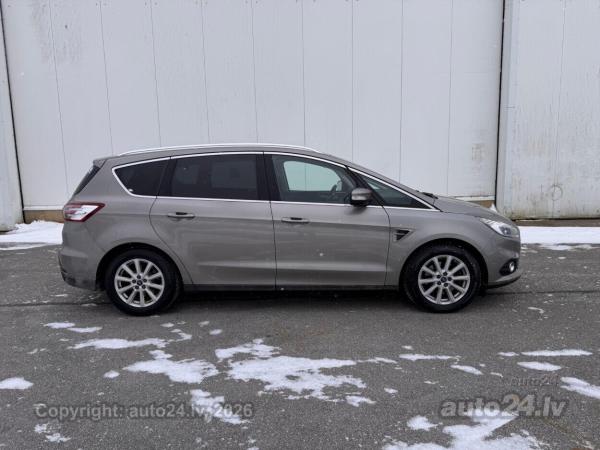 Pelēks Ford S-Max 2015 Kerdla, ar dzinēja tilpumu 2.00 L un nobraukumu 272 tūkst. km par 10500 €, foto 5 vietnē AUTOMOTO.COM.LV