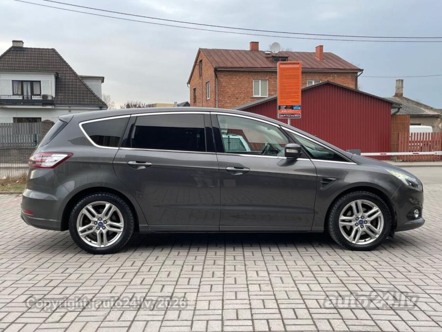 Grey Ford S-Max 2015 in Tartu, with an engine capacity of 0.00 L and mileage of 194 thousand km for 7990 €, photo 8 on AUTOMOTO.COM.LV