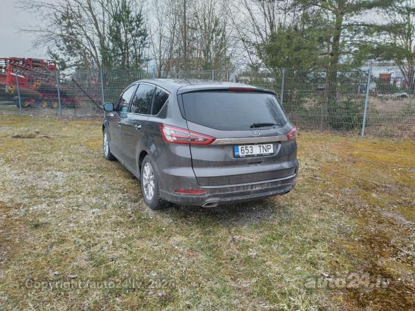 Grey Ford S-Max 2015 in Rakvere, with an engine capacity of 2.00 L and mileage of 265 thousand km for 10500 €, photo 2 on AUTOMOTO.COM.LV