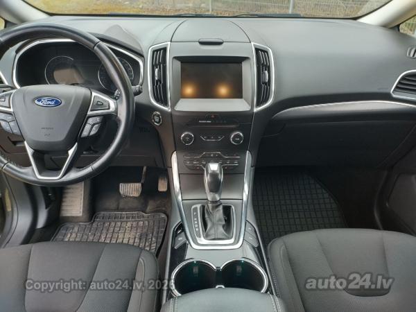 Grey Ford S-Max 2015 in Rakvere, with an engine capacity of 2.00 L and mileage of 265 thousand km for 10500 €, photo 5 on AUTOMOTO.COM.LV