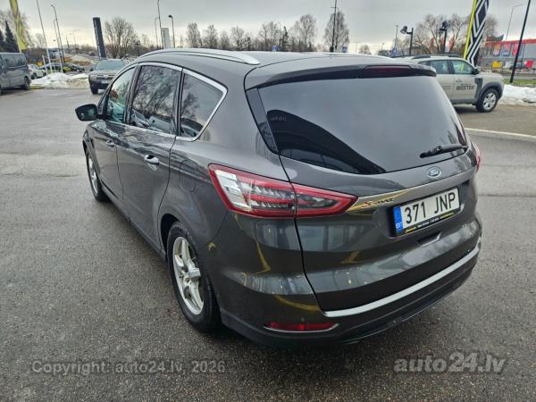 Grey Ford S-Max 2016 in Tartu, with an engine capacity of 2.00 L and mileage of 272 thousand km for 9990 €, photo 4 on AUTOMOTO.COM.LV