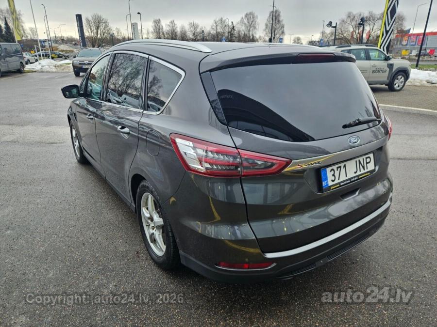 Grey Ford S-Max 2016 in Tartu, with an engine capacity of 2.00 L and mileage of 272 thousand km for 9990 €, photo 4 on AUTOMOTO.COM.LV