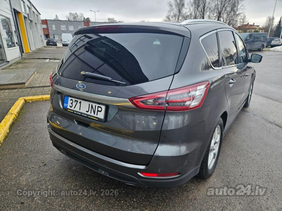 Grey Ford S-Max 2016 in Tartu, with an engine capacity of 2.00 L and mileage of 272 thousand km for 9990 €, photo 5 on AUTOMOTO.COM.LV