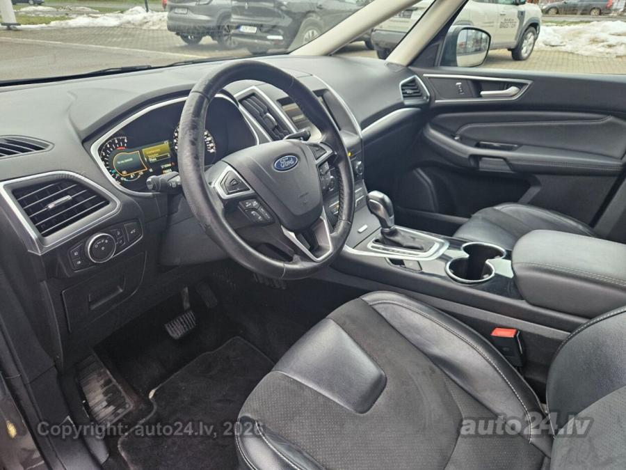 Grey Ford S-Max 2016 in Tartu, with an engine capacity of 2.00 L and mileage of 272 thousand km for 9990 €, photo 7 on AUTOMOTO.COM.LV