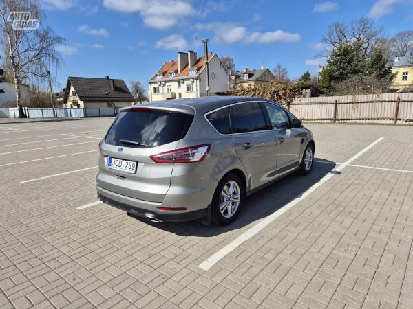 Grey Ford S-Max 2016 in Kaunas, with an engine capacity of 2.00 L and mileage of 239 thousand km for 8200 €, photo 1 on AUTOMOTO.COM.LV