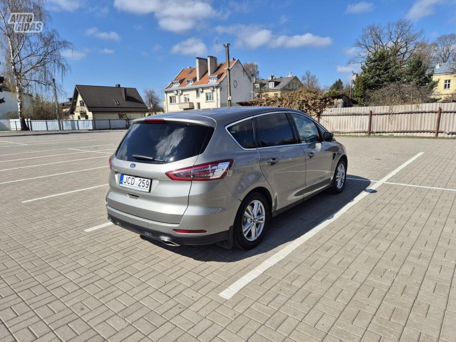Grey Ford S-Max 2016 in Kaunas, with an engine capacity of 2.00 L and mileage of 239 thousand km for 8200 €, photo 1 on AUTOMOTO.COM.LV