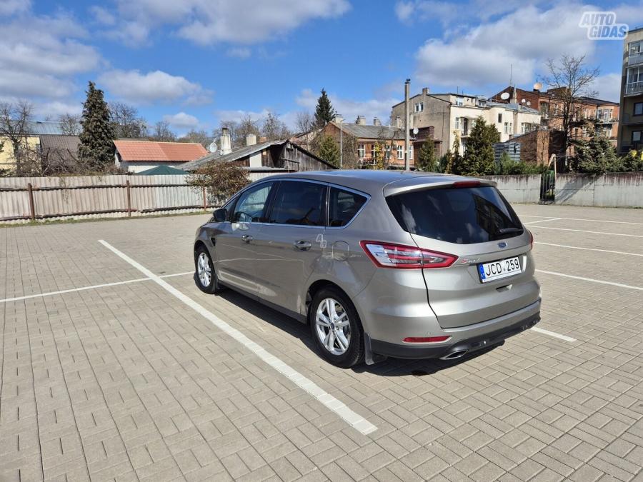 Grey Ford S-Max 2016 in Kaunas, with an engine capacity of 2.00 L and mileage of 239 thousand km for 8200 €, photo 3 on AUTOMOTO.COM.LV