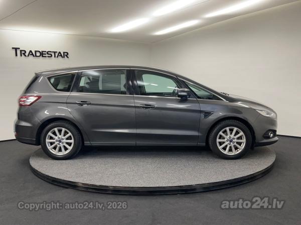Grey Ford S-Max 2016 in Parnu, with an engine capacity of 2.00 L and mileage of 217 thousand km for 9490 €, photo 4 on AUTOMOTO.COM.LV
