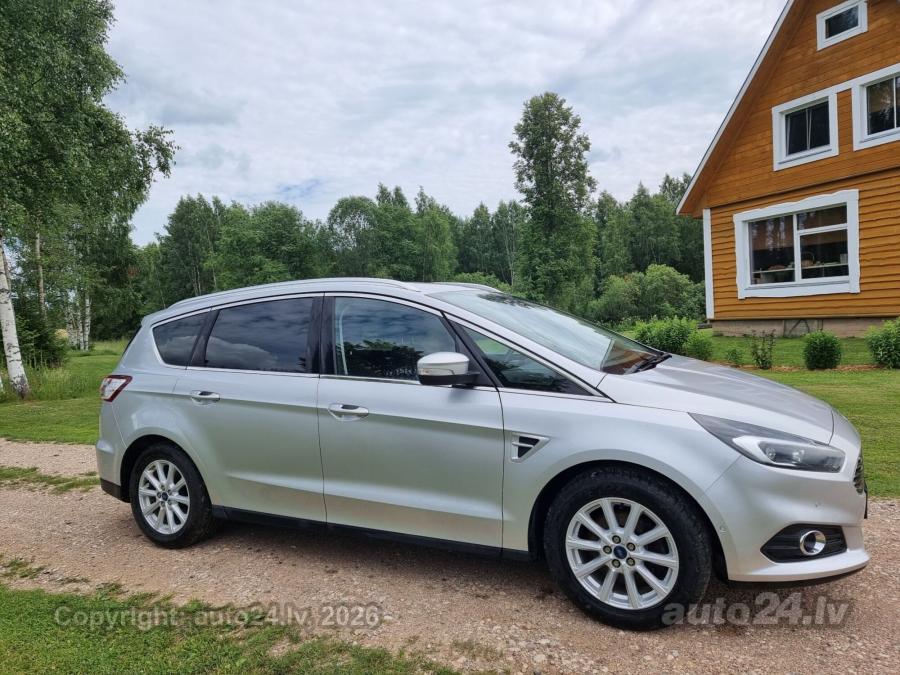 Grey Ford S-Max 2016 in Voru, with an engine capacity of 2.00 L and mileage of 303 thousand km for 9900 €, photo 5 on AUTOMOTO.COM.LV