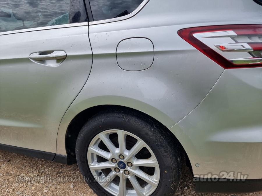 Grey Ford S-Max 2016 in Voru, with an engine capacity of 2.00 L and mileage of 303 thousand km for 9900 €, photo 17 on AUTOMOTO.COM.LV