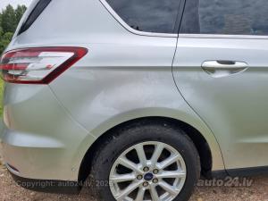 Grey Ford S-Max 2016 in Voru, with an engine capacity of 2.00 L and mileage of 303 thousand km for 9900 €, photo 18 on AUTOMOTO.COM.LV