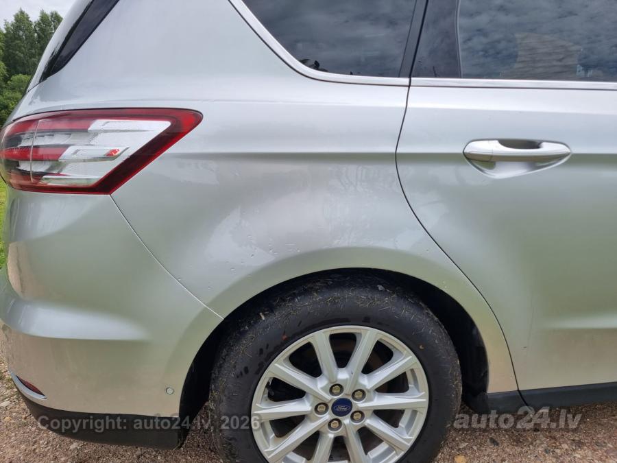 Grey Ford S-Max 2016 in Voru, with an engine capacity of 2.00 L and mileage of 303 thousand km for 9900 €, photo 18 on AUTOMOTO.COM.LV