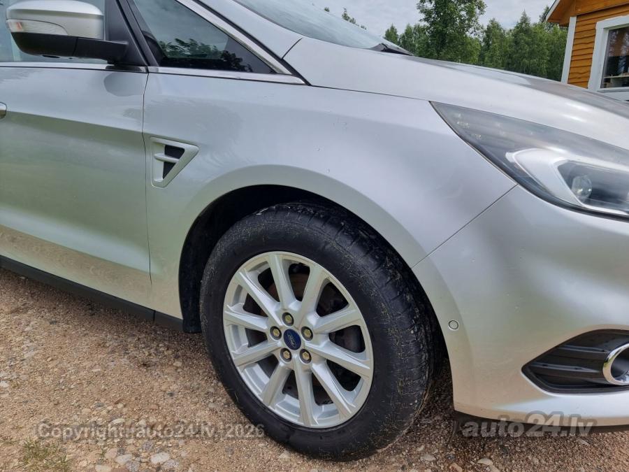 Grey Ford S-Max 2016 in Voru, with an engine capacity of 2.00 L and mileage of 303 thousand km for 9900 €, photo 20 on AUTOMOTO.COM.LV
