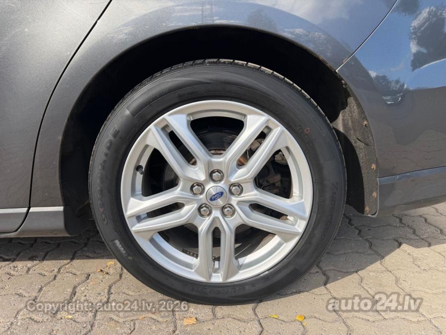 Grey Ford S-Max 2016 in Tallinn, with an engine capacity of 2.00 L and mileage of 280 thousand km for 8990 €, photo 16 on AUTOMOTO.COM.LV