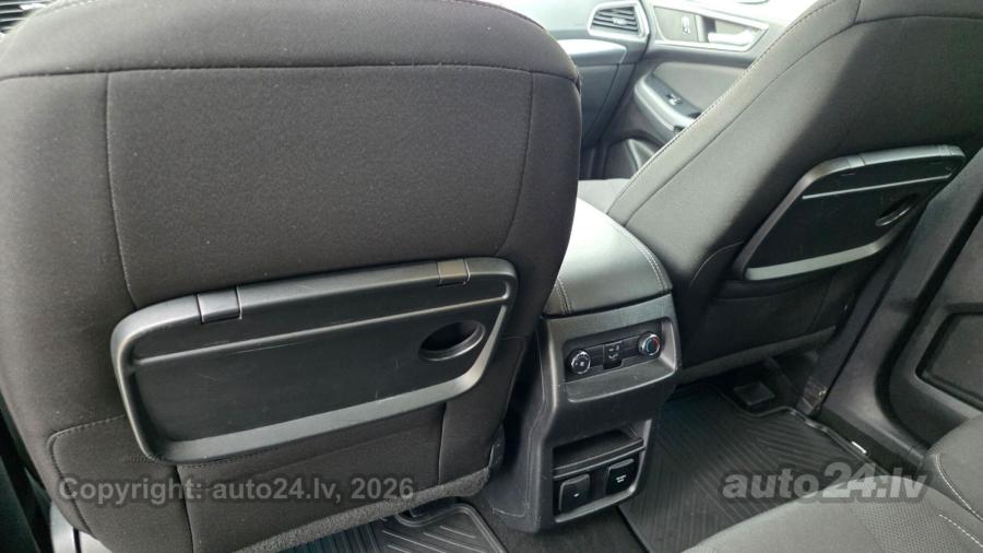 Pelēks Ford S-Max 2016 Saue, ar dzinēja tilpumu 2.00 L un nobraukumu 235 tūkst. km par 11000 €, foto 9 vietnē AUTOMOTO.COM.LV