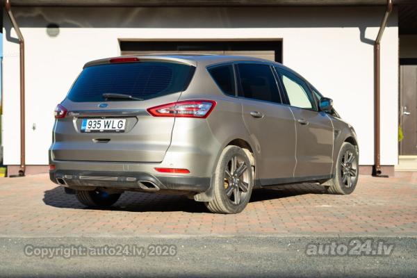 Grey Ford S-Max 2017 in Tallinn, with an engine capacity of 2.00 L and mileage of 118 thousand km for 14950 €, photo 4 on AUTOMOTO.COM.LV