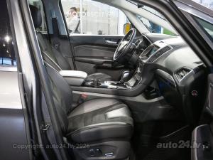 Grey Ford S-Max 2017 in Tallinn, with an engine capacity of 2.00 L and mileage of 206 thousand km for 10990 €, photo 9 on AUTOMOTO.COM.LV