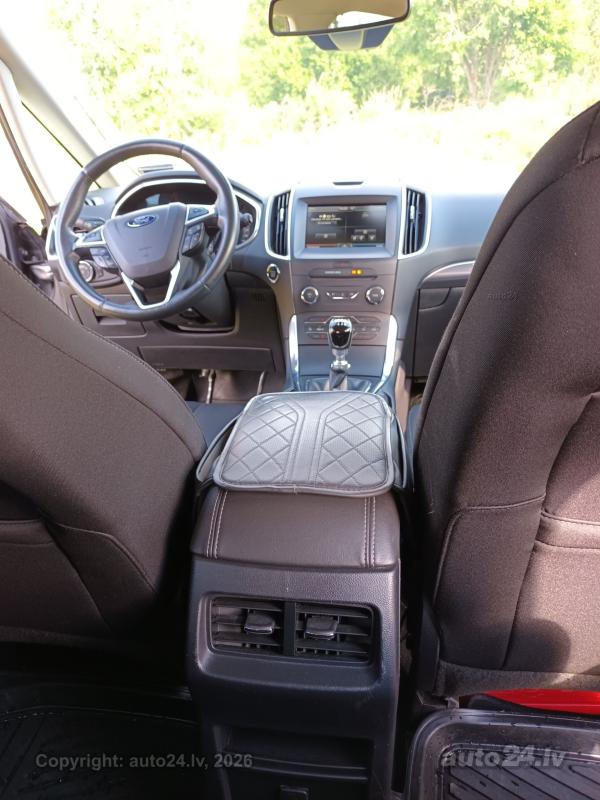Grey Ford S-Max 2017 in Rakvere, with an engine capacity of 2.00 L and mileage of 196 thousand km for 13100 €, photo 5 on AUTOMOTO.COM.LV