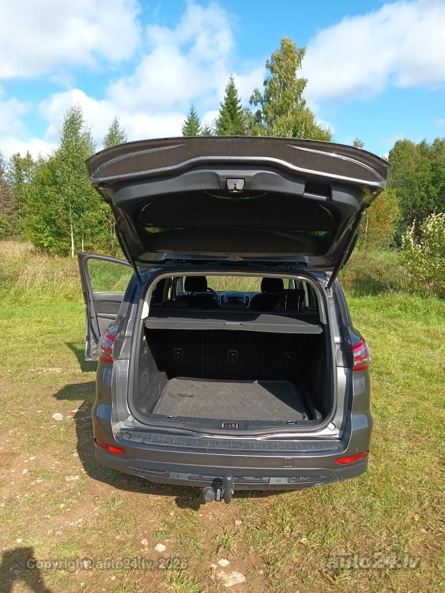 Grey Ford S-Max 2017 in Rakvere, with an engine capacity of 2.00 L and mileage of 196 thousand km for 13100 €, photo 10 on AUTOMOTO.COM.LV