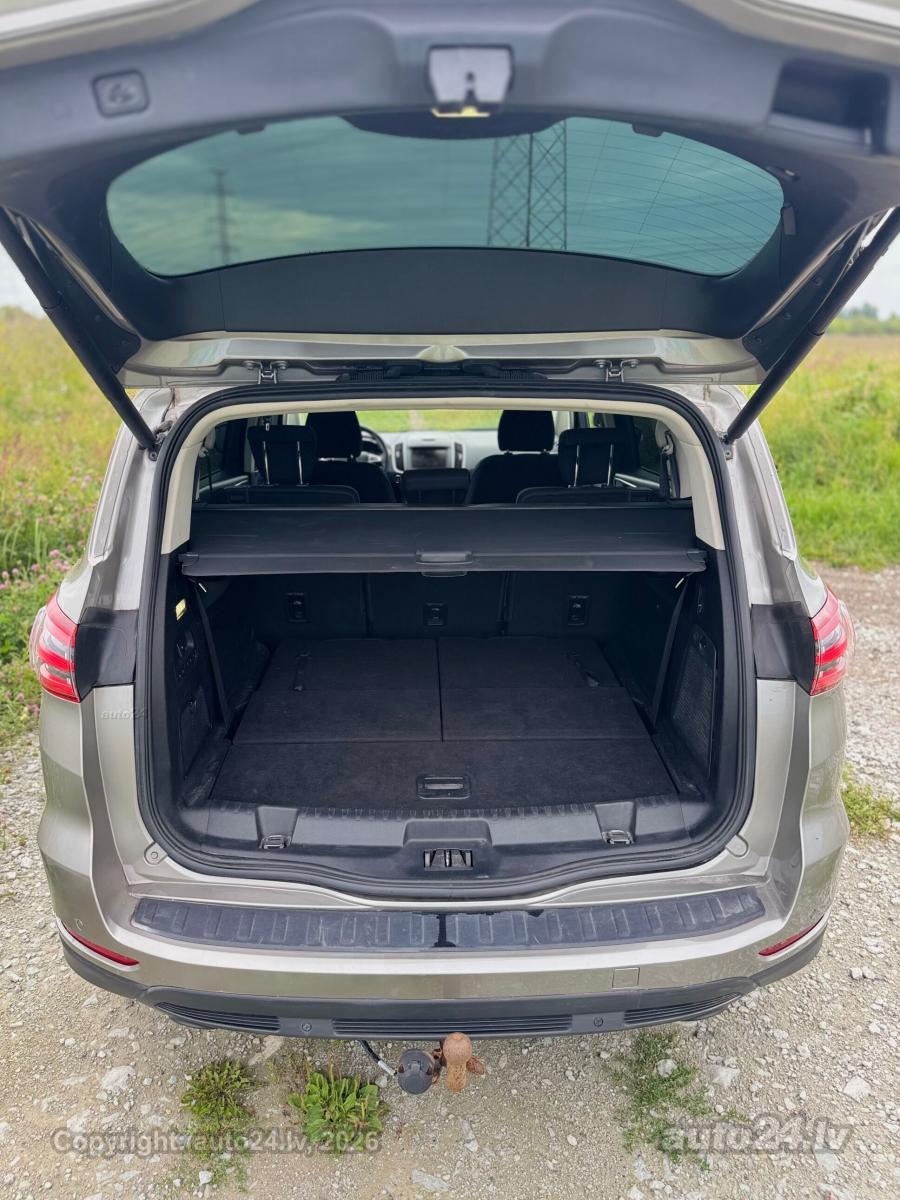 Grey Ford S-Max 2017 in Tallinn, with an engine capacity of 2.00 L and mileage of 434 thousand km for 6789 €, photo 8 on AUTOMOTO.COM.LV