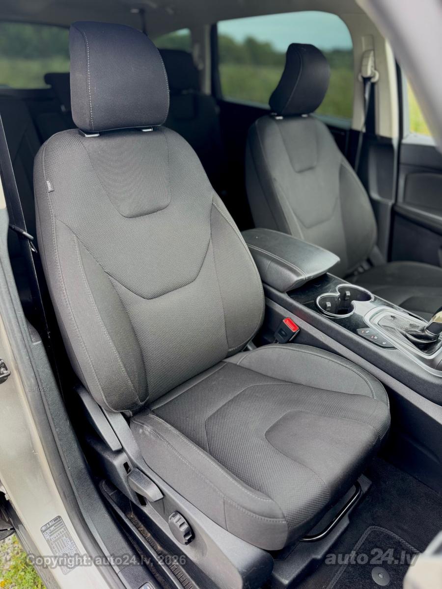 Grey Ford S-Max 2017 in Tallinn, with an engine capacity of 2.00 L and mileage of 434 thousand km for 6789 €, photo 13 on AUTOMOTO.COM.LV