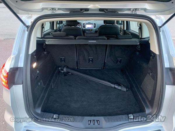 Pelēks Ford S-Max 2020 Tallina, ar dzinēja tilpumu 2.00 L un nobraukumu 180 tūkst. km par 13900 €, foto 11 vietnē AUTOMOTO.COM.LV