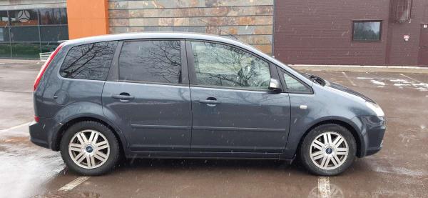 Ford S-Max 2007 Viļņa, ar dzinēja tilpumu 1.75 L un nobraukumu 330 tūkst. km par 1300 €, foto 4 vietnē AUTOMOTO.COM.LV