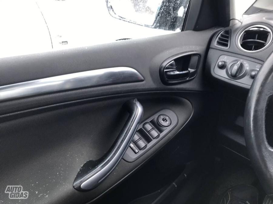 Ford S-Max 2007 Biržai, ar dzinēja tilpumu 1.80 L un nobraukumu 245 tūkst. km par 1550 €, foto 9 vietnē AUTOMOTO.COM.LV