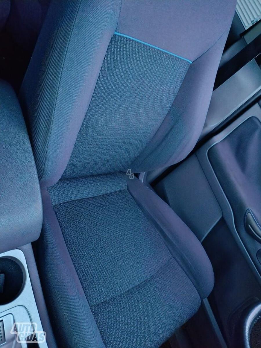 Ford S-Max 2007 in Panevezys, with an engine capacity of 2.00 L and mileage of 256 thousand km for 3050 €, photo 22 on AUTOMOTO.COM.LV