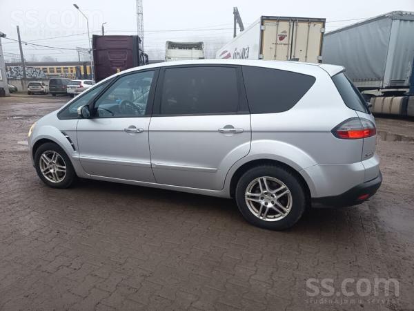 Ford S-Max 2008 in Riga, with an engine capacity of 1.80 L and mileage of 328 thousand km for 3450 €, photo 3 on AUTOMOTO.COM.LV