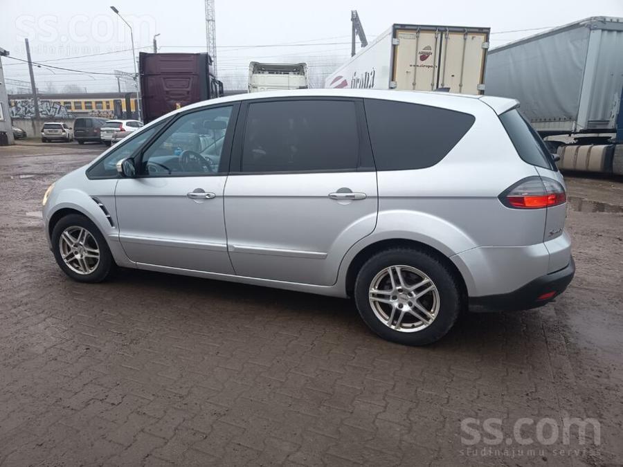 Ford S-Max 2008 in Riga, with an engine capacity of 1.80 L and mileage of 328 thousand km for 3450 €, photo 3 on AUTOMOTO.COM.LV