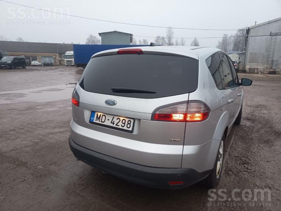 Ford S-Max 2008 in Riga, with an engine capacity of 1.80 L and mileage of 328 thousand km for 3450 €, photo 4 on AUTOMOTO.COM.LV