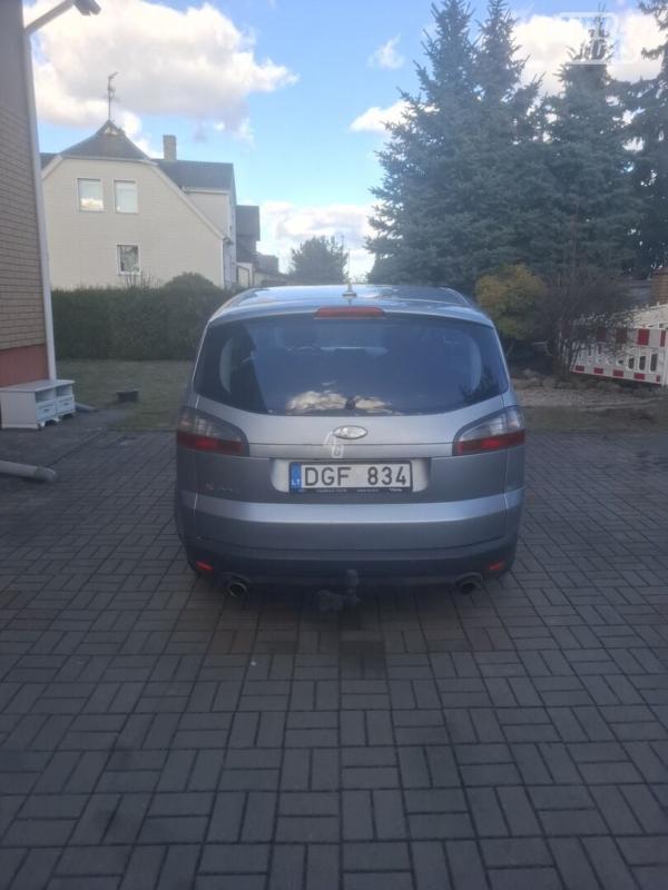 Ford S-Max 2008 in Vilnius, with an engine capacity of 2.50 L and mileage of 345 thousand km for 1450 €, photo 4 on AUTOMOTO.COM.LV