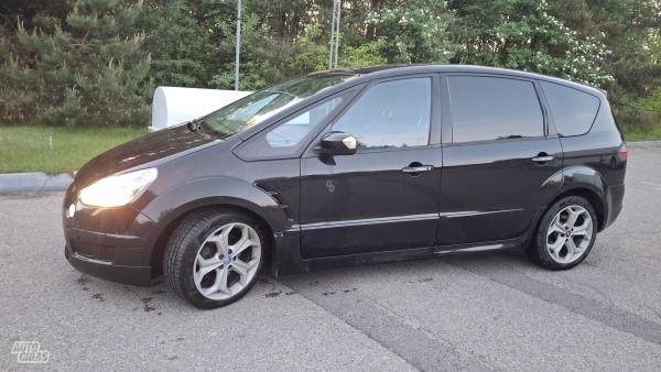 Ford S-Max 2009 in Kaunas, with an engine capacity of 2.20 L and mileage of 315 thousand km for 2800 €, photo 4 on AUTOMOTO.COM.LV
