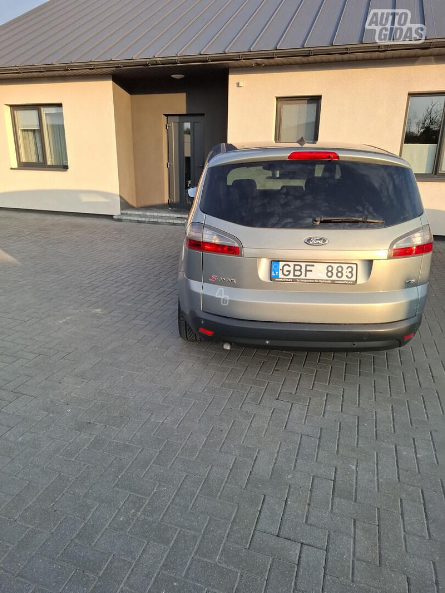 Ford S-Max 2009 in Kaunas, with an engine capacity of 2.00 L and mileage of 400 thousand km for 3000 €, photo 4 on AUTOMOTO.COM.LV