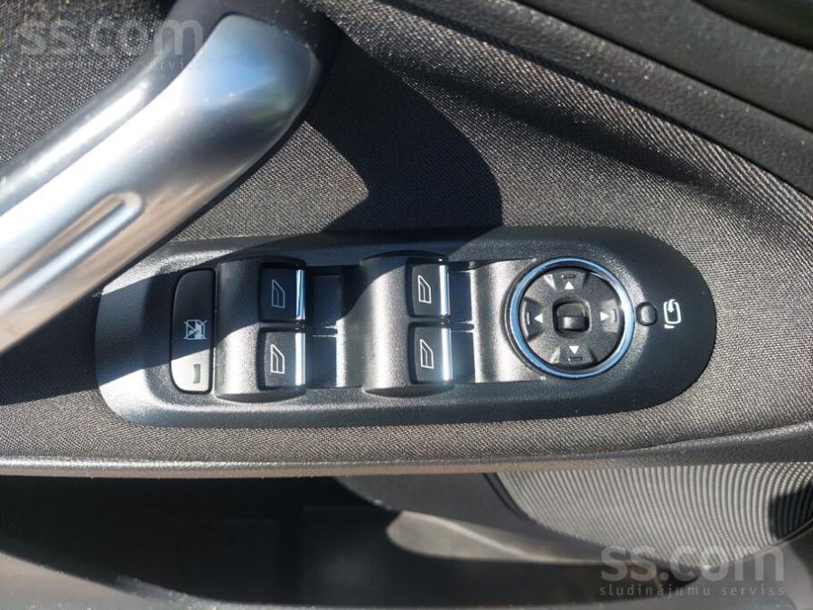 Ford S-Max 2010 Cēsis, ar dzinēja tilpumu 2.00 L un nobraukumu 259 tūkst. km par 5200 €, foto 10 vietnē AUTOMOTO.COM.LV