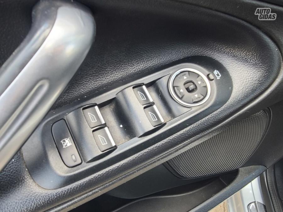 Ford S-Max 2010 in Marijampole, with an engine capacity of 1.80 L and mileage of 282 thousand km for 2450 €, photo 19 on AUTOMOTO.COM.LV