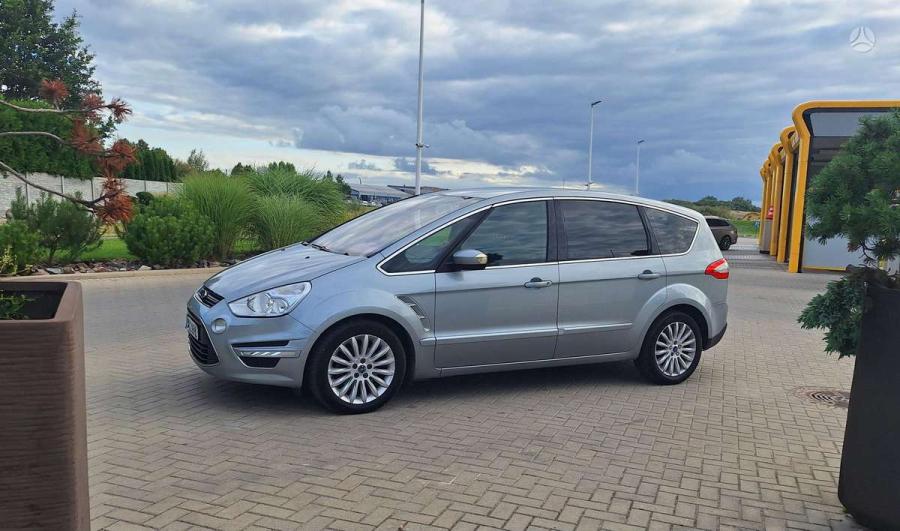 Ford S-Max 2010 in Taurage, with an engine capacity of 2.00 L and mileage of 275 thousand km for 3700 €, photo 6 on AUTOMOTO.COM.LV