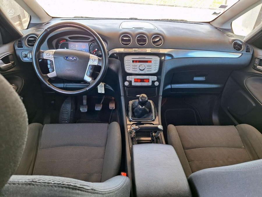 Ford S-Max 2010 in Taurage, with an engine capacity of 2.00 L and mileage of 275 thousand km for 3700 €, photo 9 on AUTOMOTO.COM.LV