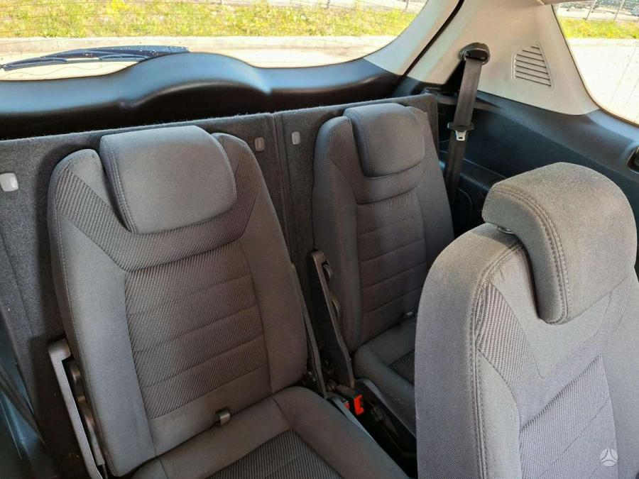 Ford S-Max 2010 in Taurage, with an engine capacity of 2.00 L and mileage of 275 thousand km for 3700 €, photo 11 on AUTOMOTO.COM.LV