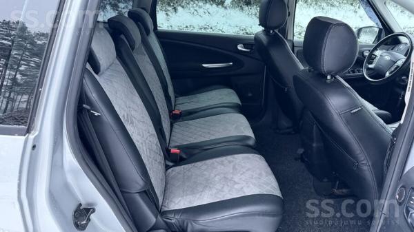 Ford S-Max 2011 in Riga, with an engine capacity of 2.00 L and mileage of 301 thousand km for 4100 €, photo 9 on AUTOMOTO.COM.LV