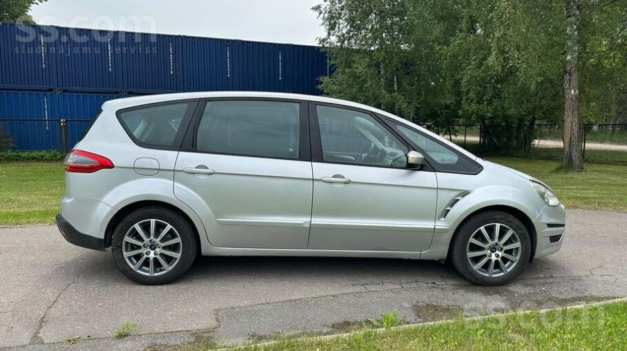 Ford S-Max 2011 in Riga, with an engine capacity of 2.00 L and mileage of 334 thousand km for 2855 €, photo 4 on AUTOMOTO.COM.LV