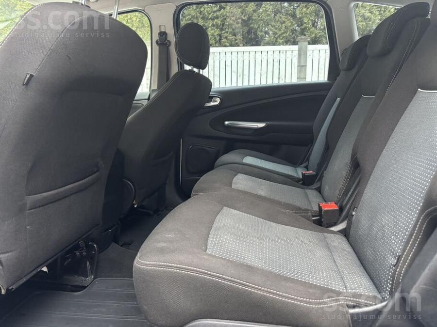 Ford S-Max 2011 Rīga, ar dzinēja tilpumu 2.00 L un nobraukumu 0 tūkst. km par 4690 €, foto 13 vietnē AUTOMOTO.COM.LV