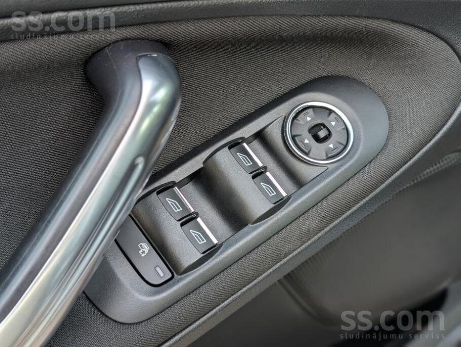 Ford S-Max 2012 Rīga, ar dzinēja tilpumu 2.00 L un nobraukumu 0 tūkst. km par 4950 €, foto 24 vietnē AUTOMOTO.COM.LV